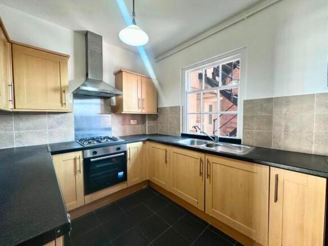 3 bedroom flat for rent in Flat, Warwick House, Westgate Street, Cardiff, CF10