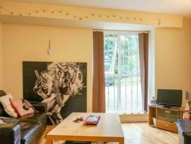 3 bedroom flat for rent in Flat 15 New Moon Apartments LS6 2BD LS6