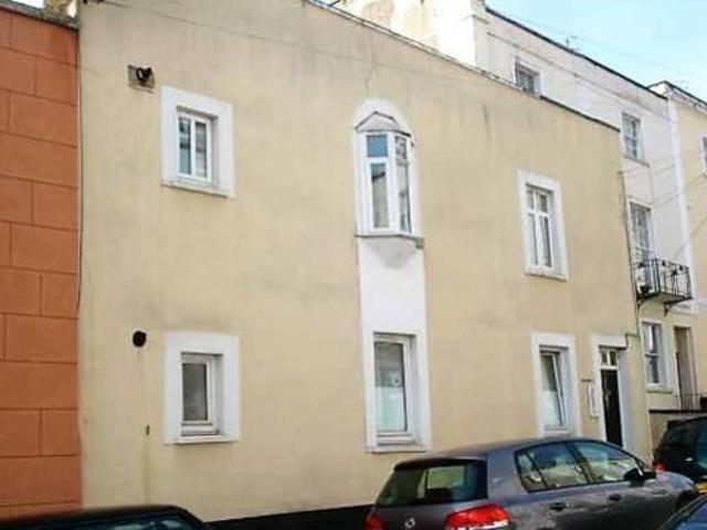 3 bedroom flat for rent in Flat 1 Southleigh Mews 14 Southleigh Road Bristol BS8