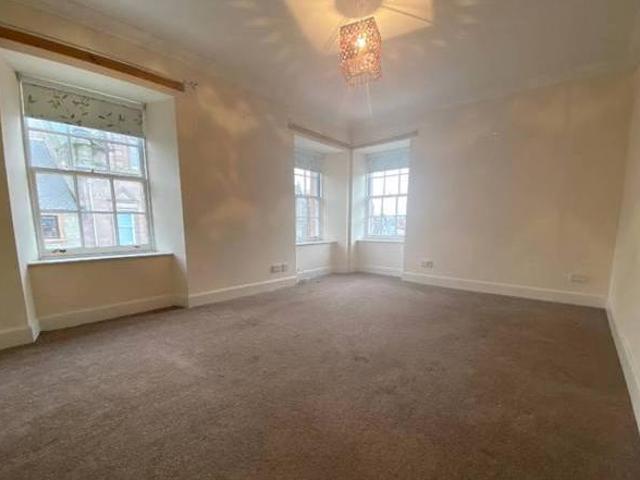 3 bedroom flat for rent in Flat 2 2 Castle Street Forfar DD8 3AD DD8