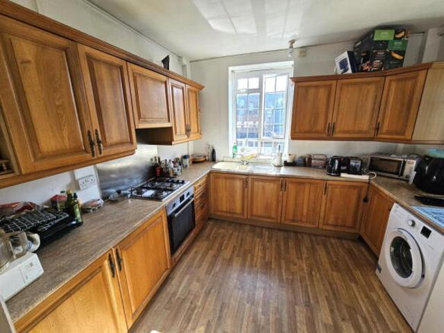 3 bedroom flat for rent in Frithville Gardens, London, W12 7JJ, W12
