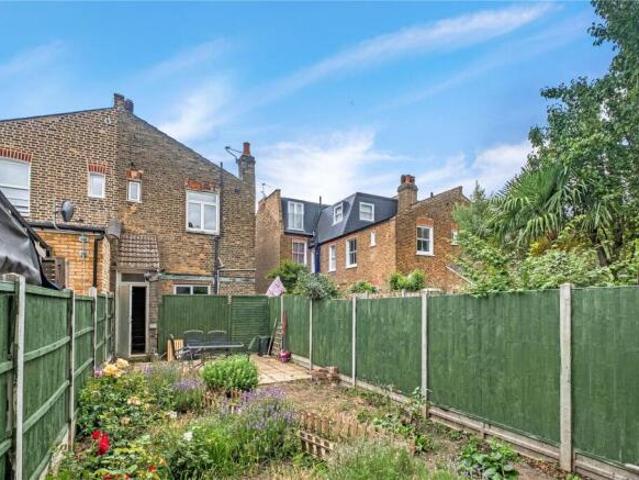 3 bedroom flat for rent in Fulham Palace Road, Fulham, London, SW6