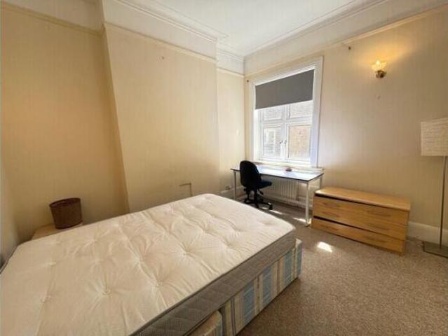 3 bedroom flat for rent in Fulham Palace Road, Hammersmith, London, W6