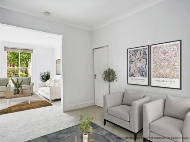 3 bedroom flat for rent in Fulham Road, SW10