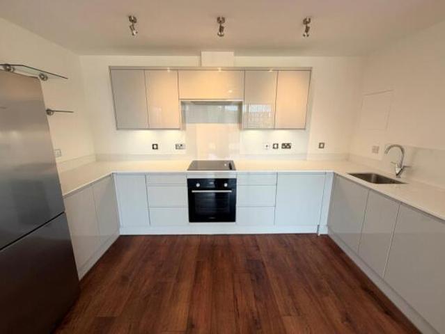 3 bedroom flat for rent in Garnet House, MK9 2FQ, MK9