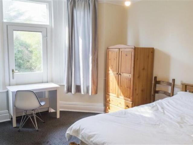 3 bedroom flat for rent in Gerald Road, BH3