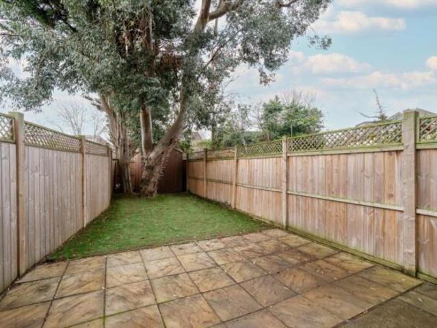 3 bedroom flat for rent in Golden Manor Hanwell W7