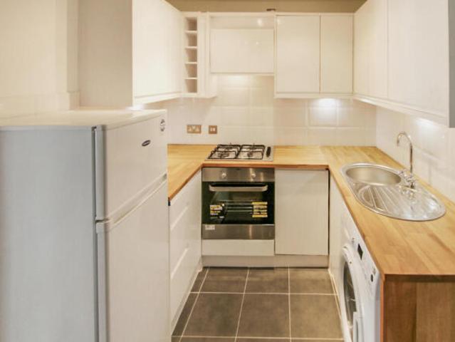 3 bedroom flat for rent in Goswell Road, Clerkenwell, EC1V