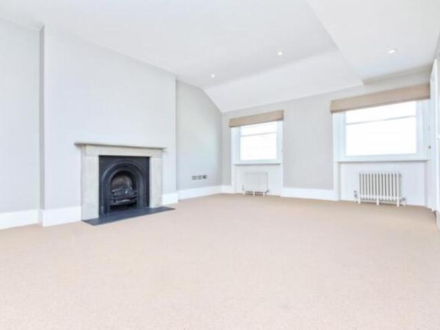 3 bedroom flat for rent in Gloucester Place London W1U