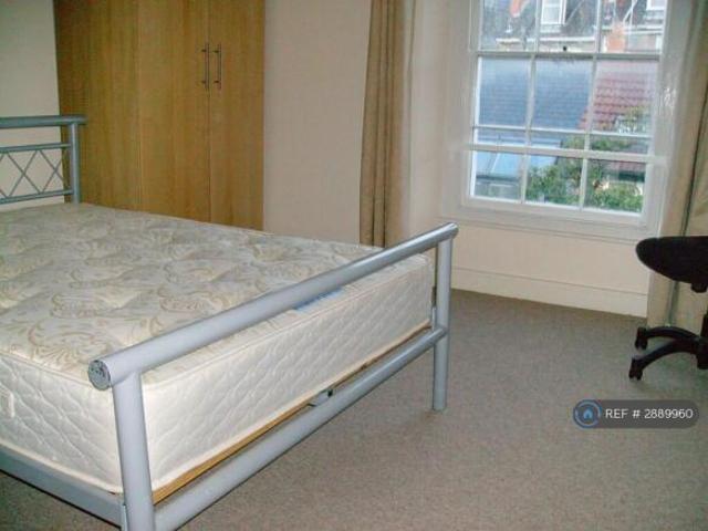 3 bedroom flat for rent in Gloucester Road, Bishopston, Bristol, BS7
