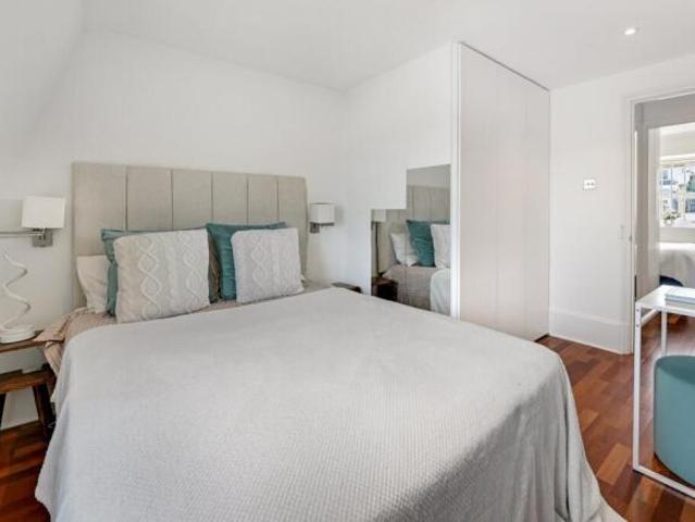 3 bedroom flat for rent in Gloucester Street, Pimlico, SW1V