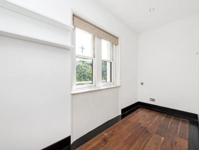 3 bedroom flat for rent in Gloucester Terrace, Bayswater, London, W2