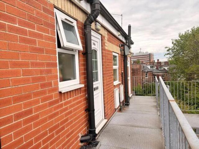 3 bedroom flat for rent in Glossop Road, Sheffield, S10