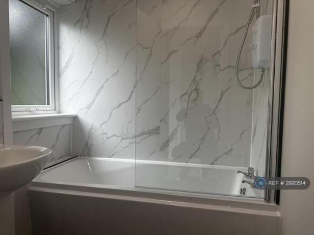 3 bedroom flat for rent in Gladsmuir Road, Glasgow, G52