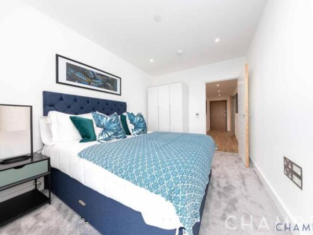 3 bedroom flat for rent in Gladwin Tower, Wandsworth Road, SW8