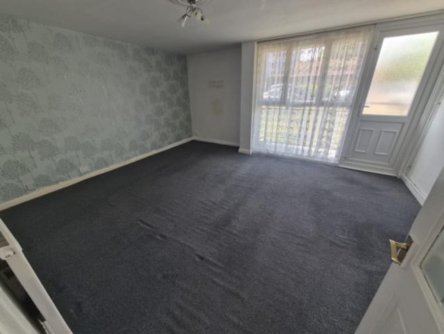 3 bedroom flat for rent in Glaisdale, Luton, LU4