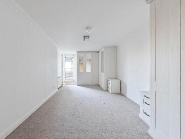 3 bedroom flat for rent in Glaisher Street, Greenwich, London, SE8