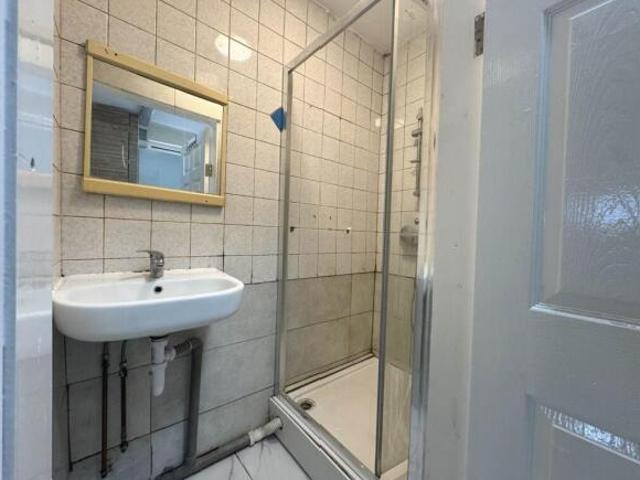 3 bedroom flat for rent in Ground Floor Rear, Katherine Road, East Ham, E6