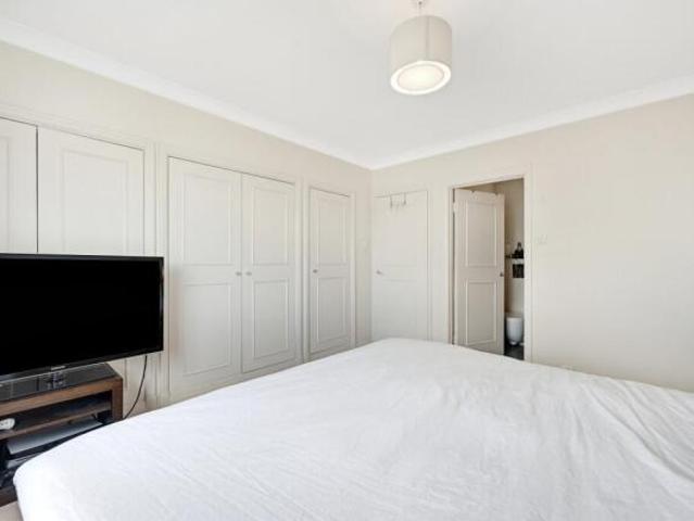 3 bedroom flat for rent in Greville House, Kinnerton Street, SW1X