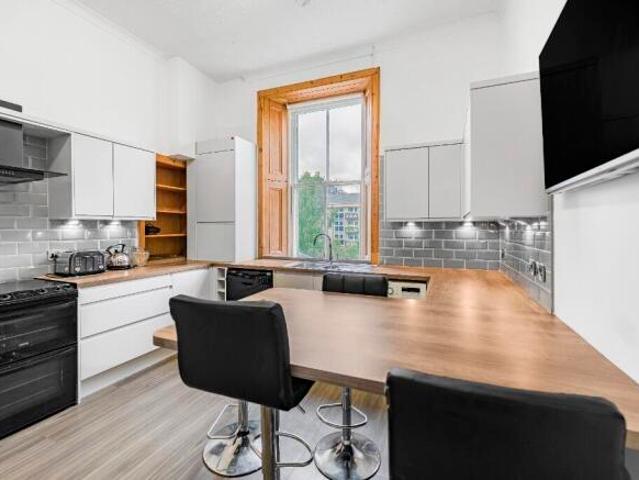3 bedroom flat for rent in Great Western Road, Woodlands, Glasgow, G4