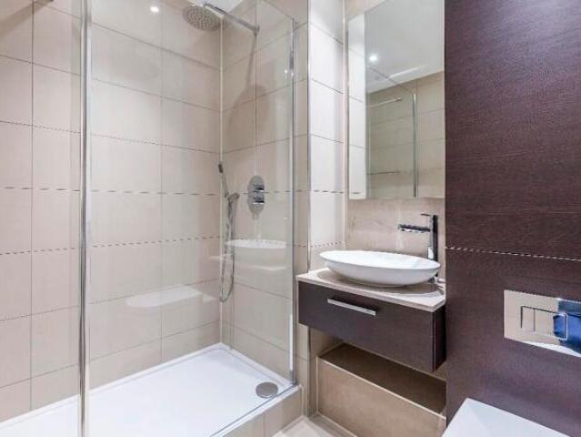 3 bedroom flat for rent in Great Eastern Road, London, E15