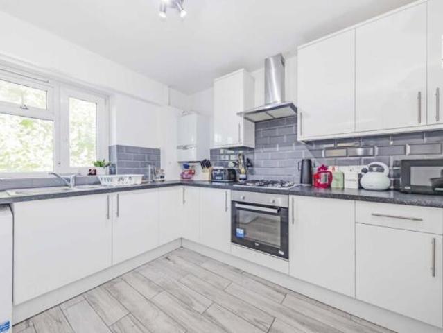 3 bedroom flat for rent in, Great Suffolk Street, SE1