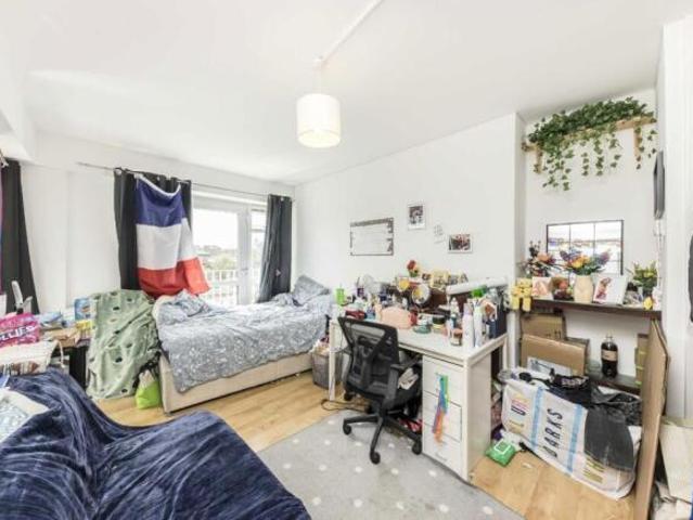 3 bedroom flat for rent in, Great Suffolk Street, SE1