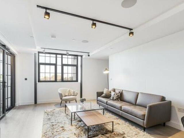 3 Bedroom Flat For Rent In Greater London, London