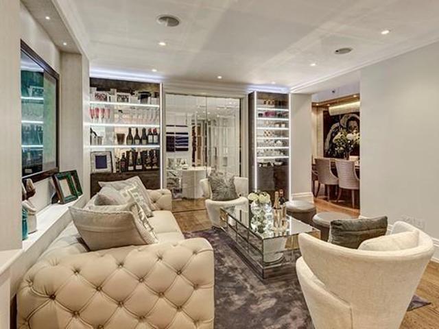 3 bedroom flat for rent in Green Street, Mayfair, London W1K