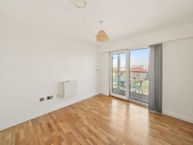 3 bedroom flat for rent in Greens End, Maritime House Greens End, SE18