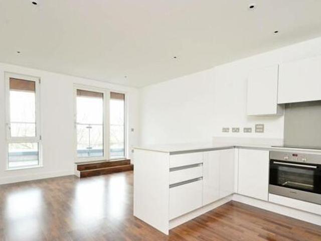 3 Bedroom Flat For Rent In Greenwich, London