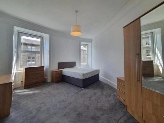 3 bedroom flat for rent in Grindlay Street, Edinburgh, EH3