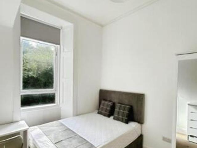 3 bedroom flat for rent in Grindlay Street, Edinburgh, EH3