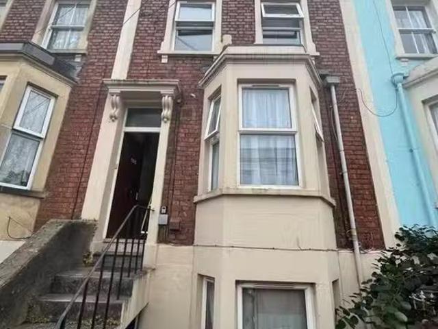 3 bedroom flat for rent in Gwyn Street, Bristol, BS2