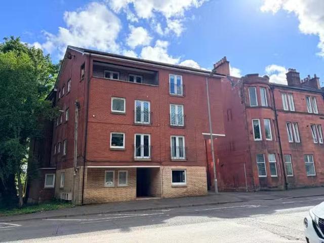 3 bedroom flat for rent in Hamilton Road, Uddingston, Glasgow.