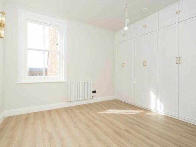 3 bedroom flat for rent in Hamlet Gardens, Ravenscourt Park, W6
