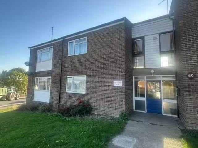 3 bedroom flat for rent in Hamlet Drive, Colchester, Esinterac.