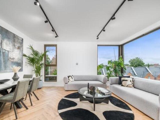 3 Bedroom Flat For Rent In Hampstead