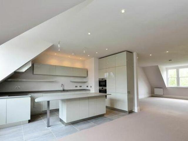 3 Bedroom Flat For Rent In Hampstead