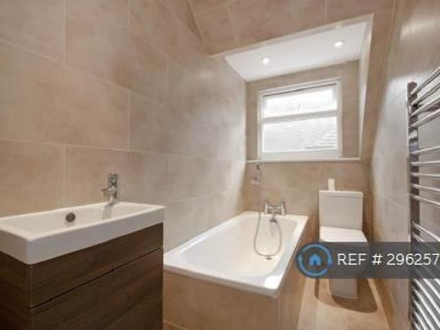 3 bedroom flat for rent in Hampstead, London, NW3