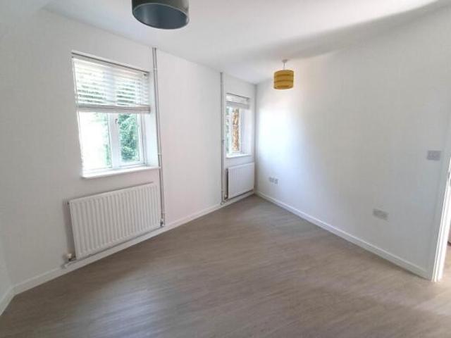 3 bedroom flat for rent in Hales Drive, Canterbury, Kent, CT2