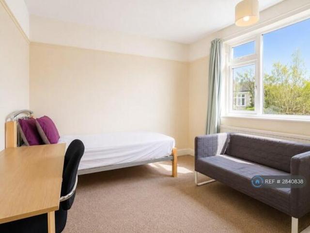 3 bedroom flat for rent in Harvey Goodwin Avenue, Cambridge, CB4