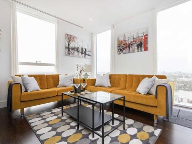 3 bedroom flat for rent in Harbour Way, Canary Wharf, E14
