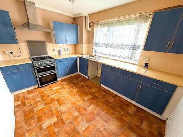 3 bedroom flat for rent in Hardwicke Street, Barking, London, IG11