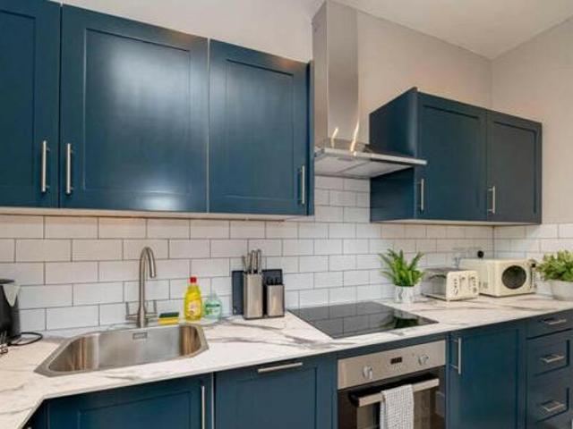3 Bedroom Flat For Rent In Harper Road, London