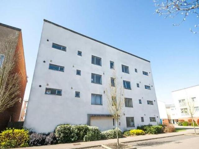 3 Bedroom Flat For Rent In Hatfield