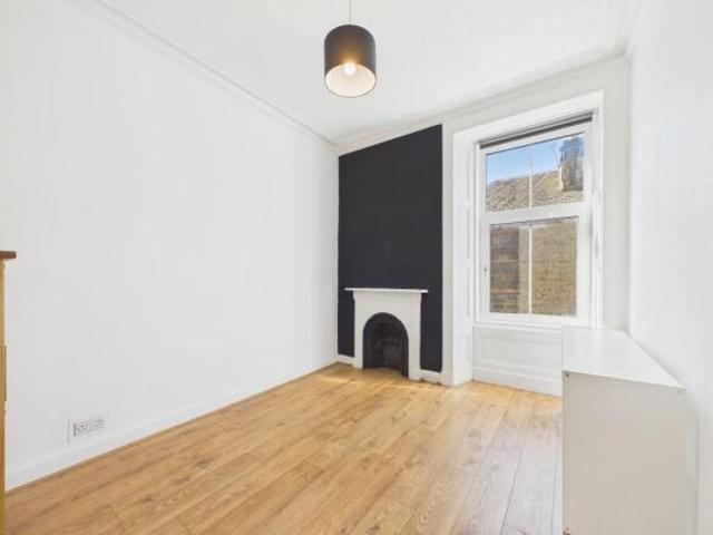 3 bedroom flat for rent in Hawthornvale, Leith, Edinburgh, EH6