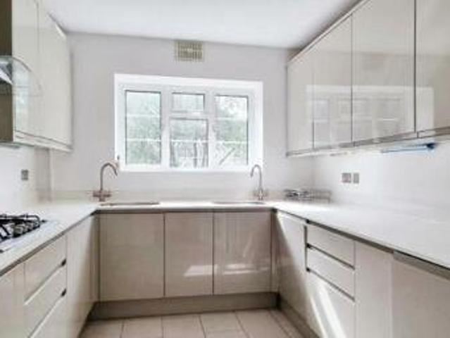 3 Bedroom Flat For Rent In Hendon