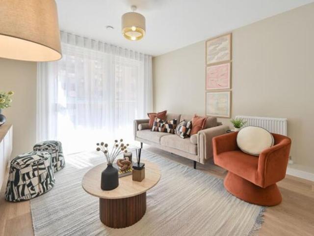 3 bedroom flat for rent in Hendon Waterside, Hendon, NW9