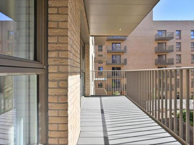3 bedroom flat for rent in Hendon Waterside, Hendon, NW9